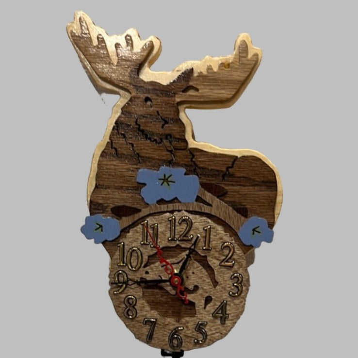 Moose Pendulum Clock – Buzzwinkle’s Bazaar