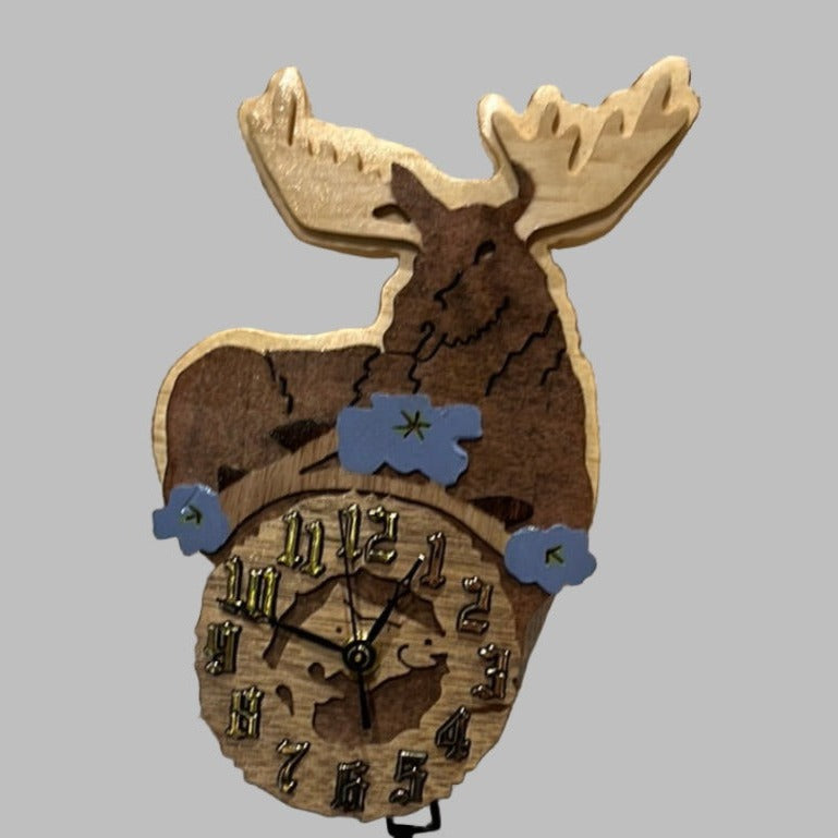 Moose Pendulum Clock – Buzzwinkle’s Bazaar