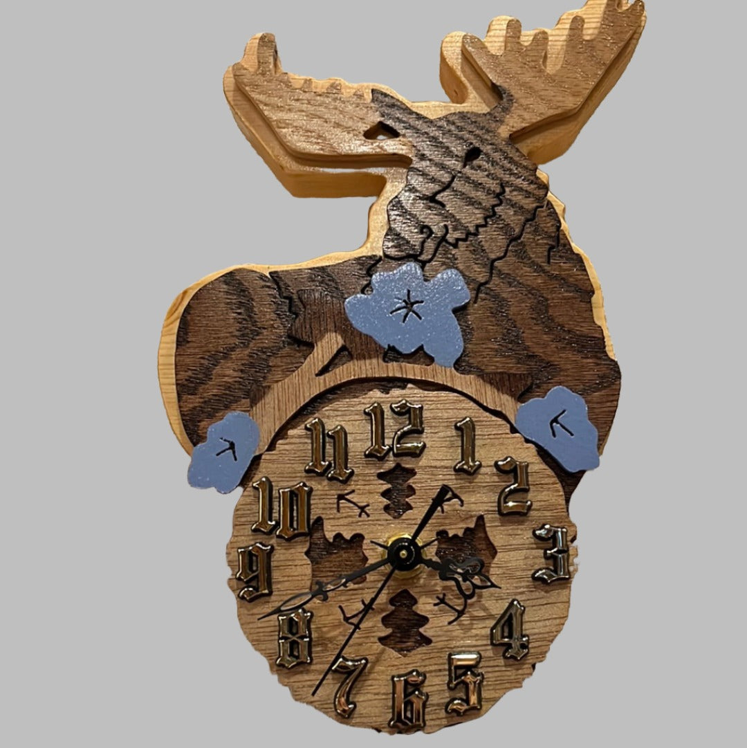 Moose Pendulum Clock – Buzzwinkle’s Bazaar